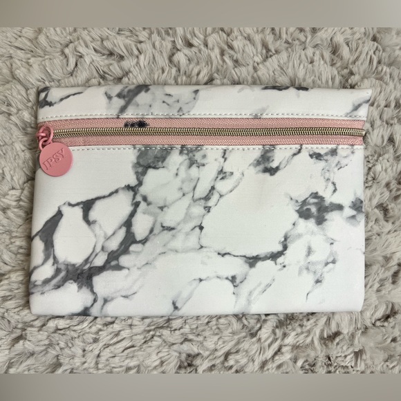 ipsy | Bags | New Ipsy Glam Bag Gray White Marble With Pink Front ...